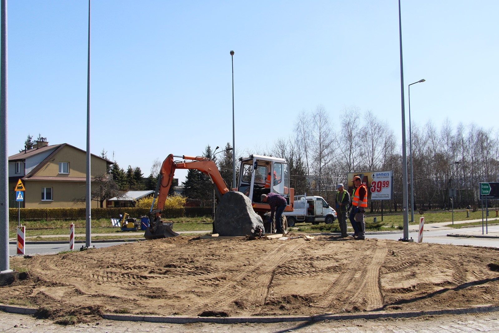 Uatrakcyjnienie ronda w Brzesku – CAPUCCINO.EU – Regionalny Portal Informacyjny